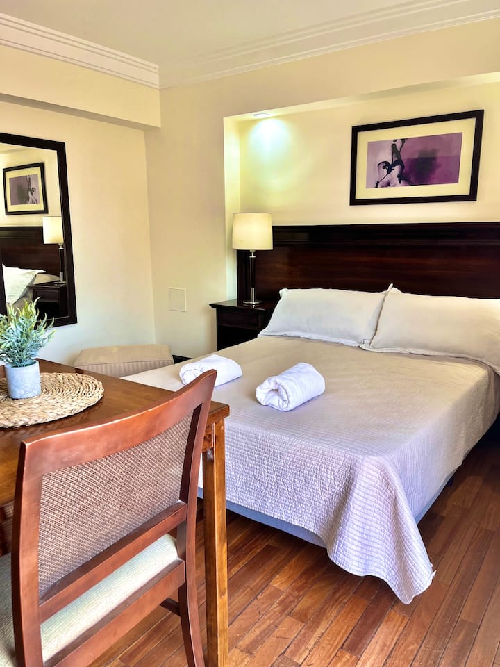 Pleno Centro Piscina, Hidromasaje Y Gym - Mendoza