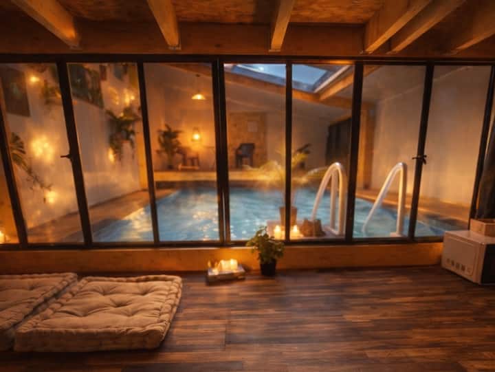 Le Bourges-bali : Studio Avec Piscine Intérieure. - ブールジュ