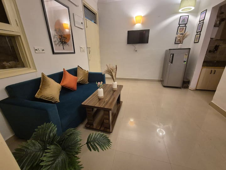 Cozy Fully Furnished 2bhk Dwarka - Delhi