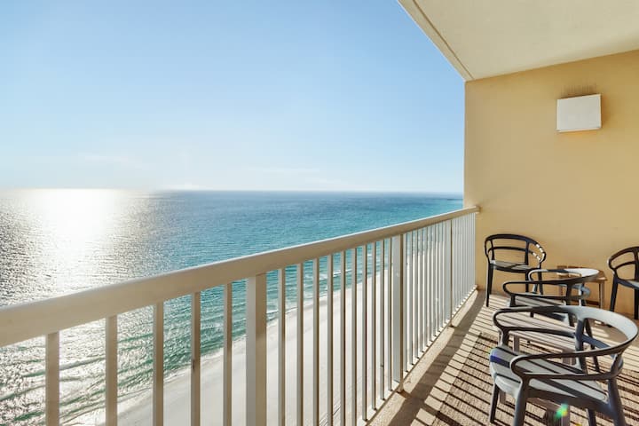 Majestic Beach Resort 2010 Beach Front Sleeps 7 - Panama City Beach, FL