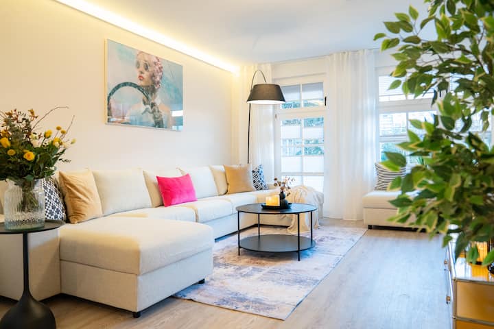 Zentrale 4-zimmer-wohnung Nahe Hafen & Shopping - Rostock