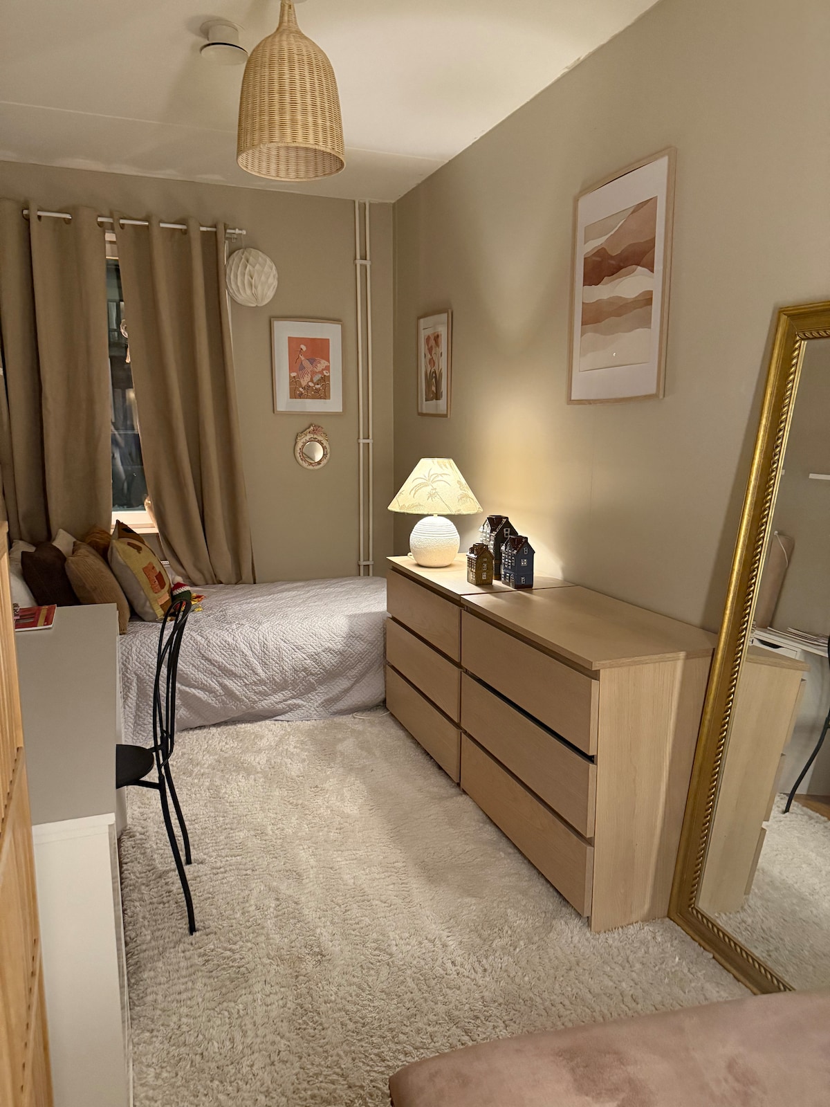 Cozy room in a homey environment. - Apartments for Rent in Stockholm ...