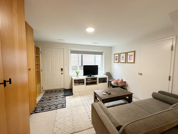 Monarch Landing 
2 Bedroom In East York - Toronto