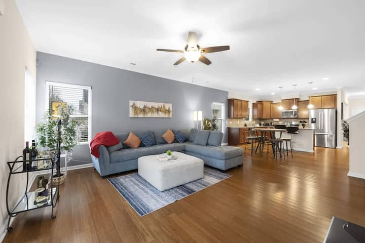 Luxe 6br Near Uncc, 20 Min Uptown, Sleeps 18 - Concord, NC