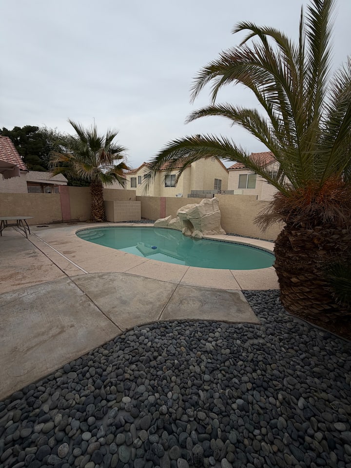 15 Minutes From Strip • Palm Pool Retreat - North Las Vegas, NV