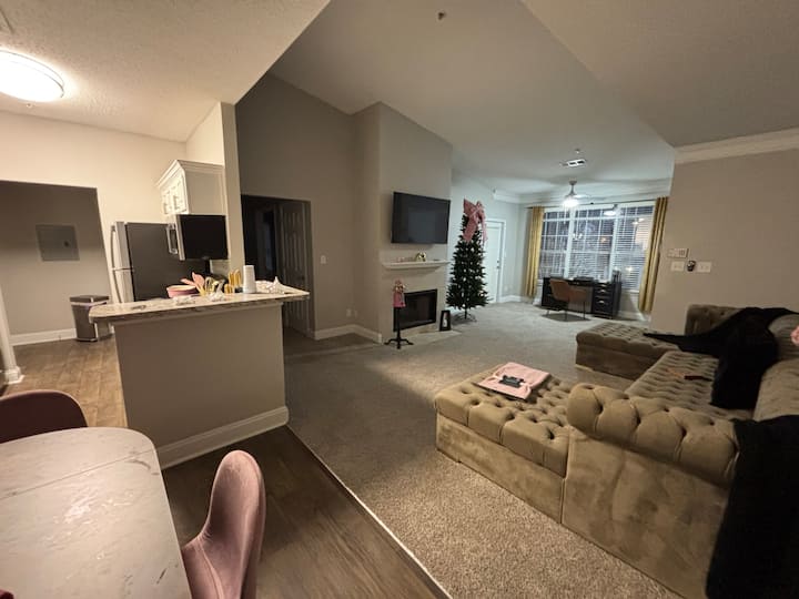 Comfy & Classy - McDonough, GA