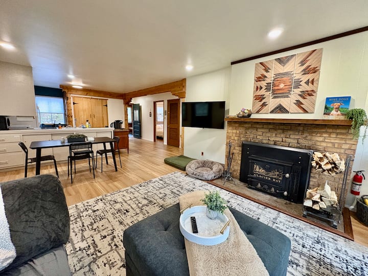 The Housewolf Hideaway ~ A Pup-friendly Cabin! - Nederland, CO