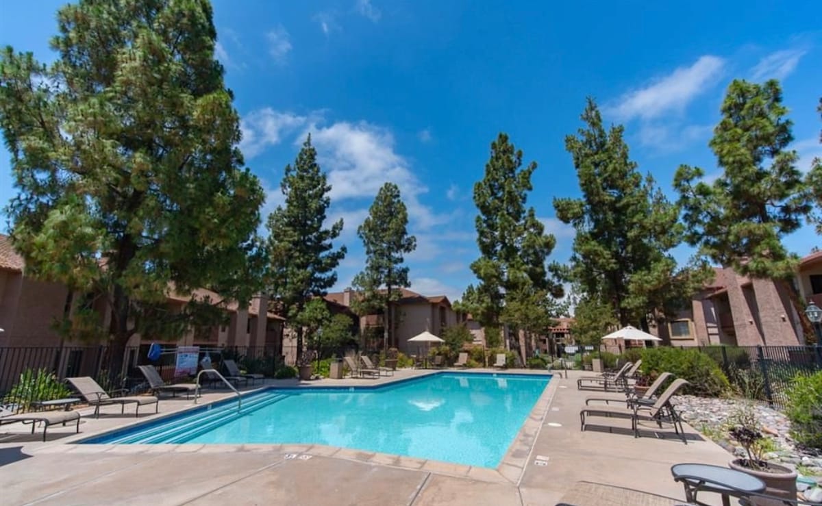 Cozy Casa | Executive Condo•Pool•Spa•Sauna•BBQ - Apartments for Rent in ...