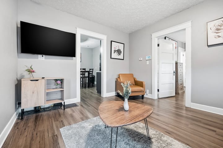 Welcome To Your Ultimate Home Away From Home. - Hamilton, OH