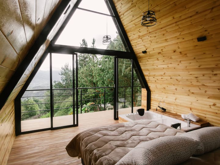 A Tranquil Eco-style Cabin With A Hot Tub - Colombia