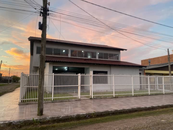 Casa C/ Vista Pro Mar • Sinuca • 1 Quadra Da Praia - Tramandaí