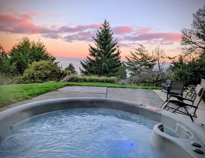 Hatley Lighthouse Coastal Retreat - カナダ ビクトリア