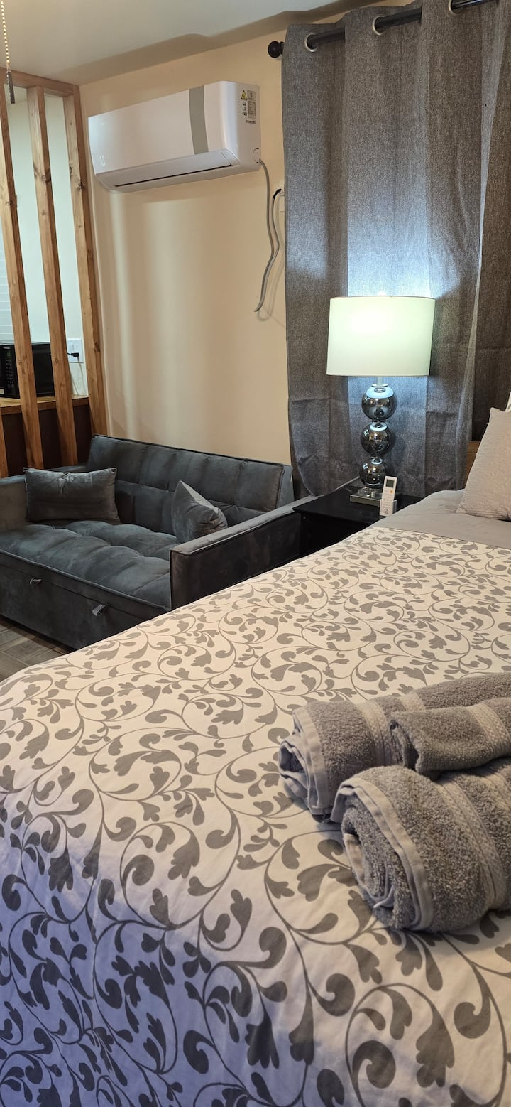 Oliver's Travels Historic Downtown Casita. - Las Cruces, NM