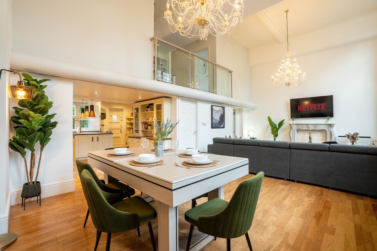 Victorian House - Canary Wharf • Sleeps 10 - Houses for Rent in Greater ...