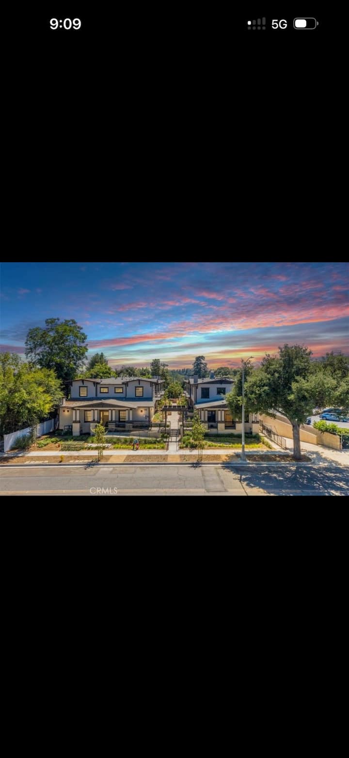 Brand New 3 Br Modern Condo With 2 Car Garage - Pasadena, CA