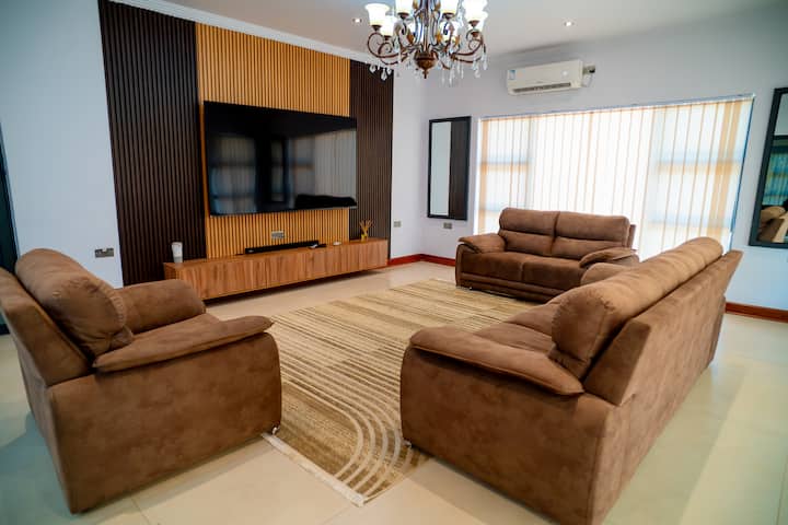 Thandie Centre - Zimbabwe