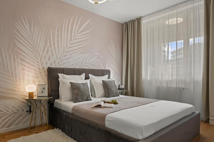 Mido Twin 395 | Parking | Reception | Self-checkin - Bucharest