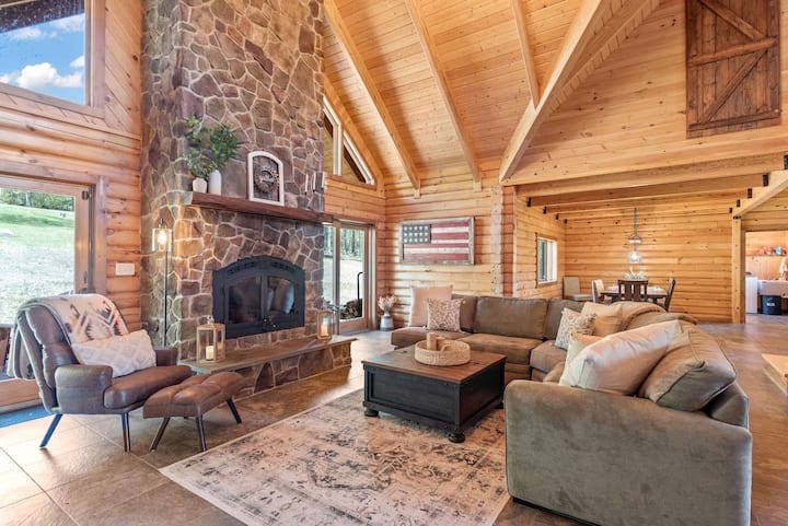 Stone And Pine Log Home - Oneonta, NY