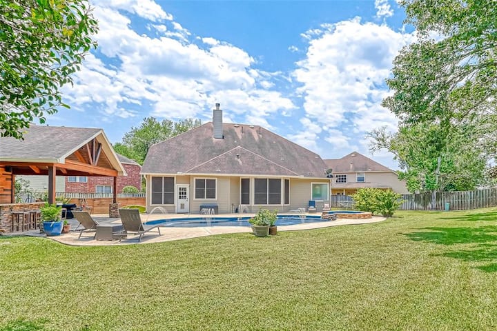 Spacious 5br Home With Grand Yard, Pool And Gazebo - Elm Lake, TX