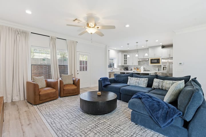 O18a Spacious 3br | Sleeps 10 | 2 Living Areas - Houston, TX