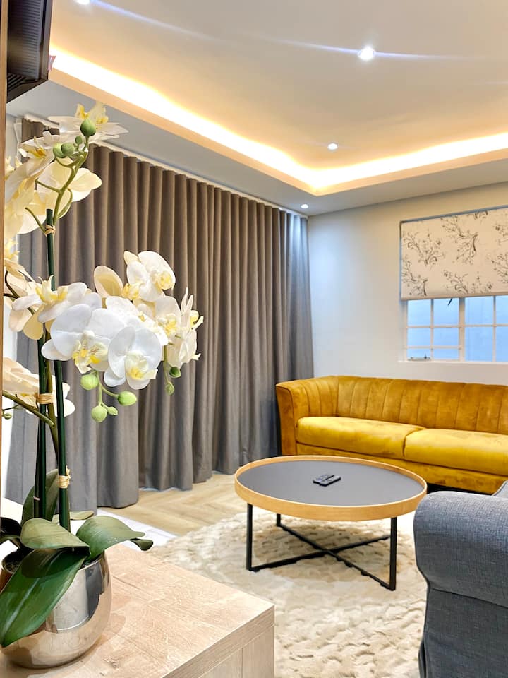 Ben’s White House In Highlands North - Johannesburg