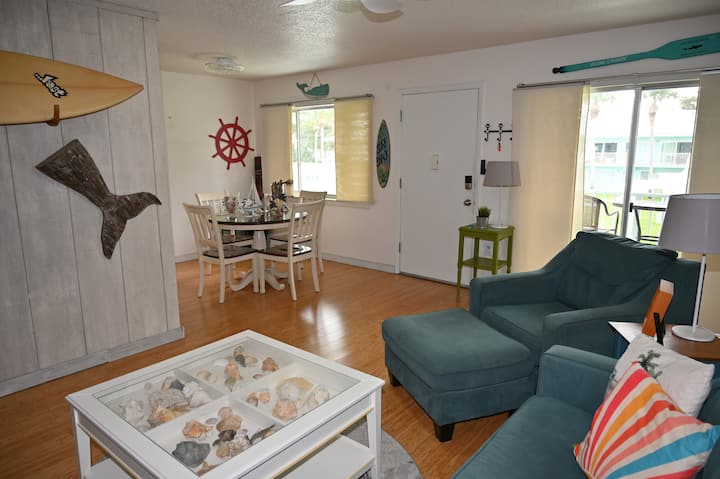 Surf Shack - Short Walk To Flagler Ave And Beach - New Smyrna Beach, FL