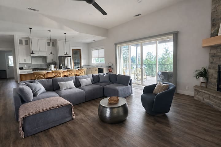 The Fabulous Fox - Paradise, CA