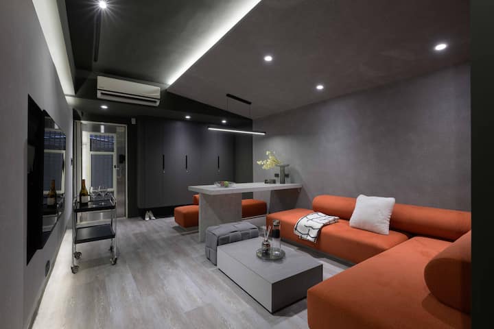 小森聚所｜西門Mrt靜巷雙層森林聚落｜9人｜1f+b1 - Taipei