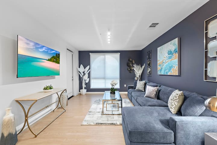 Apartment Located At Promenade Apartment Home 3bed - Laguna Woods, CA