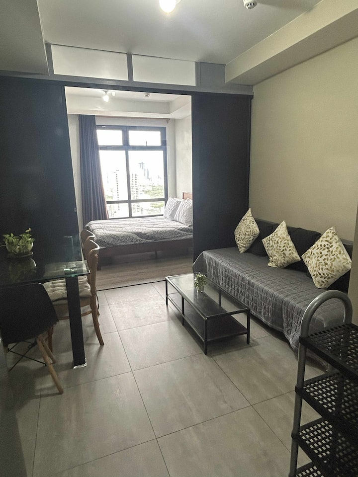 1 Bedroom Condo At La Nobleza Terrazas, Ermita - Manila