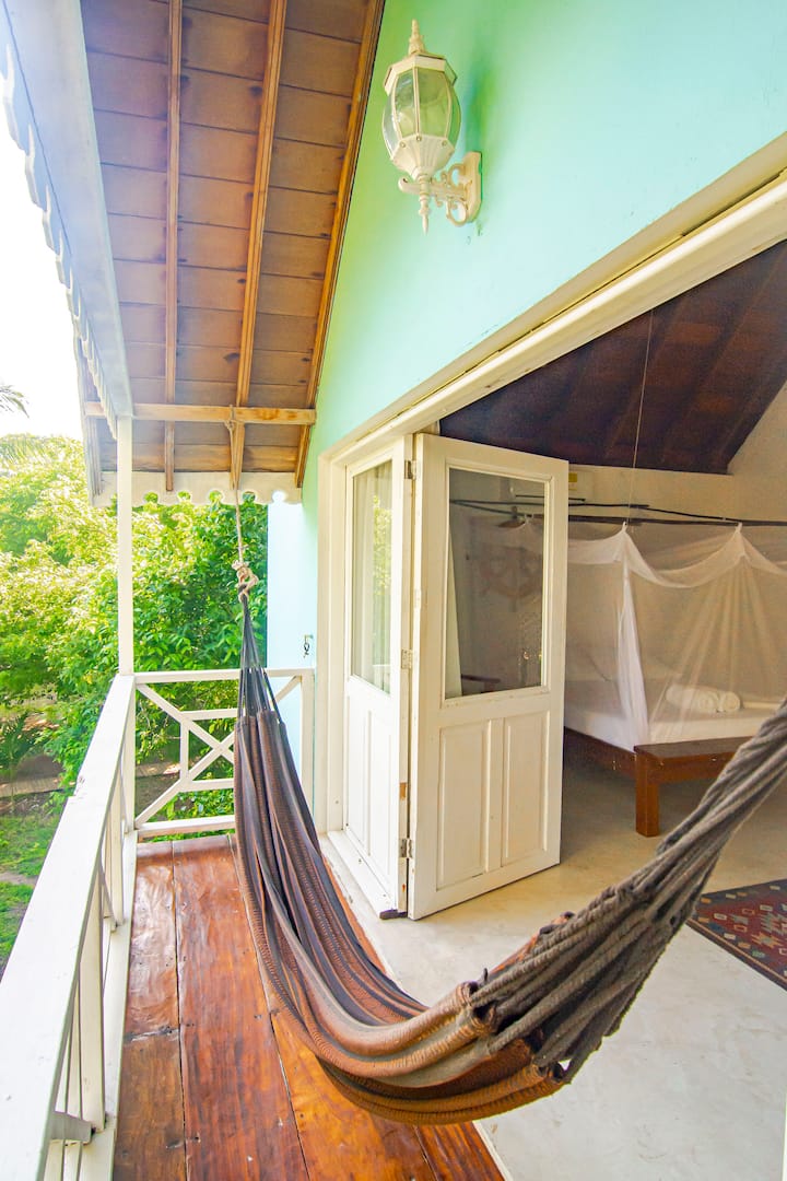 Isla Azul Hotel Eco House - Eco Retreat In Islands - Islas del Rosario