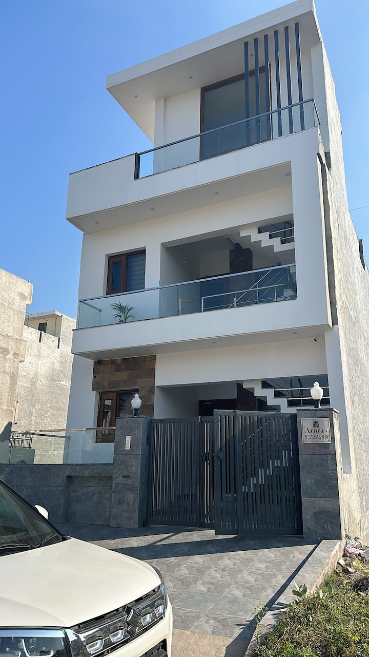 Park Facing. Best To Stay With Your Loved Onces - Sahibzada Ajit Singh Nagar