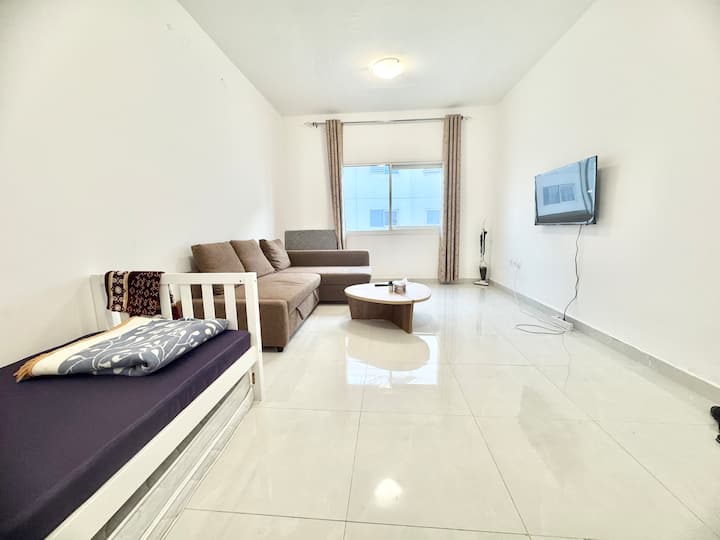 Spacious Family Apartment Near Dubai - シャールジャ