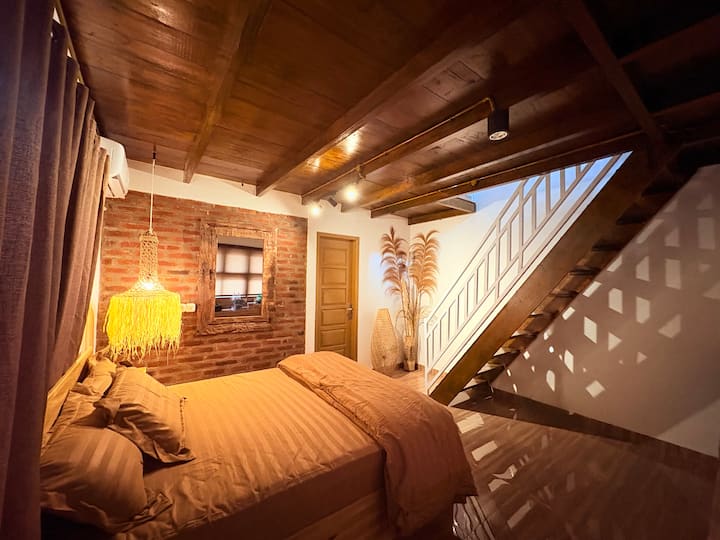 De Cabin Bungalow With Balcony - Payakumbuh