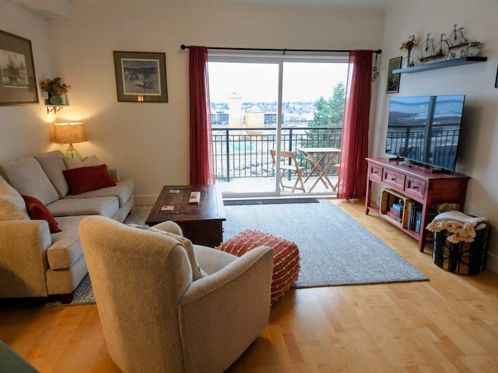 Top Floor Waterfront Views In The City Center! - Bellingham, WA