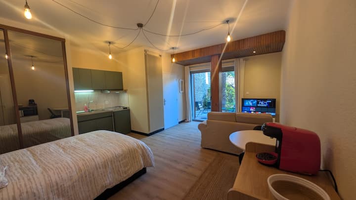 Studio Cosy Avec Terrasse – Calme Et Proche Centre - Tarbes