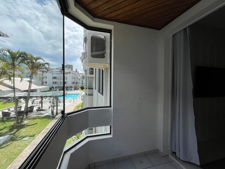 20 M From The Beach • Pool • Comfortable Apt For 4 - Florianópolis