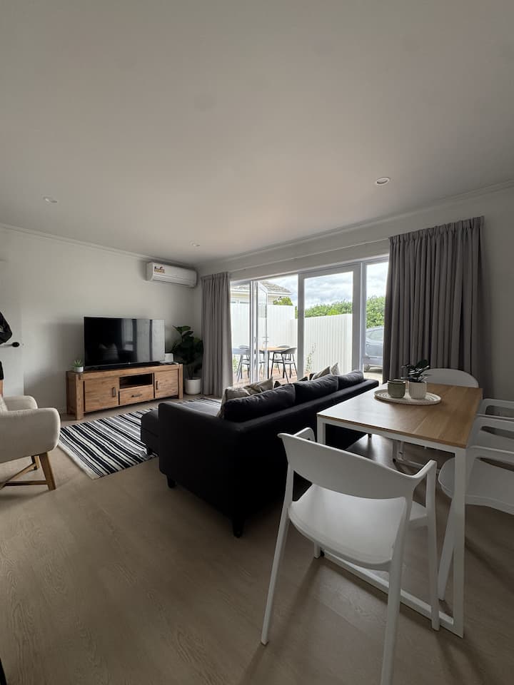 Modern Tauranga Retreat – Quiet 2‑br Near Cafés - Tauranga