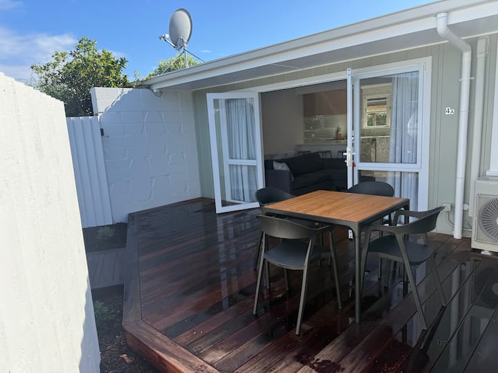Modern Private 2 Bedroom Home In Otumoetai - Tauranga