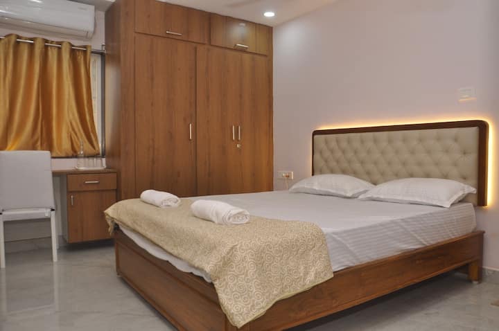 Royal Green Valley | Luxury 3bhk Hill Views Stay - 維薩喀巴坦