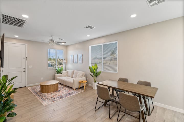 New 1br/1ba | 3 Beds | Pool, Gym & Parking - Glendale, AZ