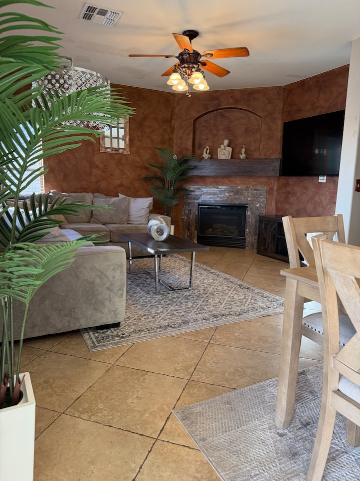 The Spacious Stay - Marana, AZ