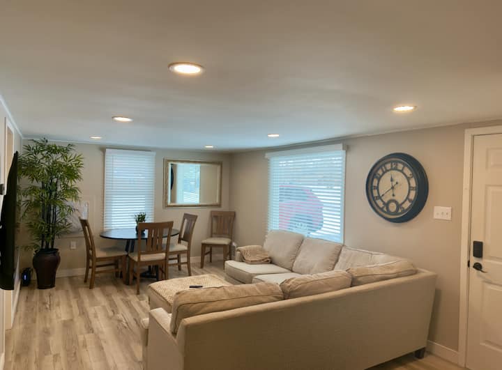 Fully Furnished 2br/1ba Home For Extended Stays - Kankakee River State Park, Bourbonnais