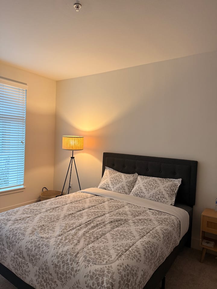 Minimalist Retreat: Short Walk From Levis Stadium - Santa Clara, CA