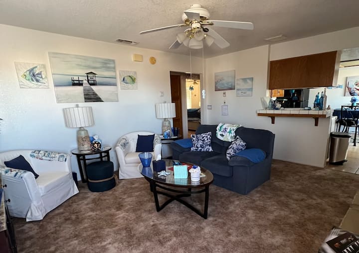 Ocean Themed Apartment In The Desert - Ridgecrest, CA