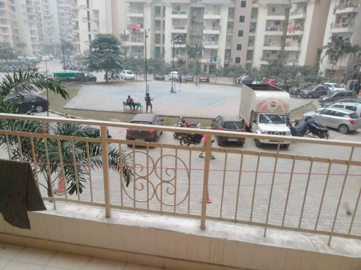 Yahan Har Mehmaan Ko Milta Hai Ghar Jaisa Ehsaas. - Noida