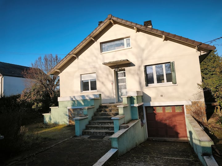 Maison De 80m2 Avec 2 Grandes Chambres Et Jardin - Achères