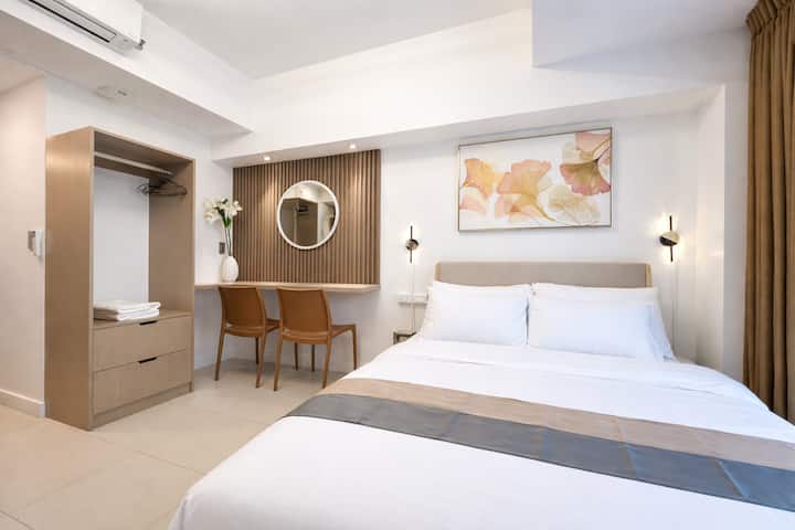 Modern Deluxe Studio @ 38 Park Ave | Fast Wi-fi - Cebu