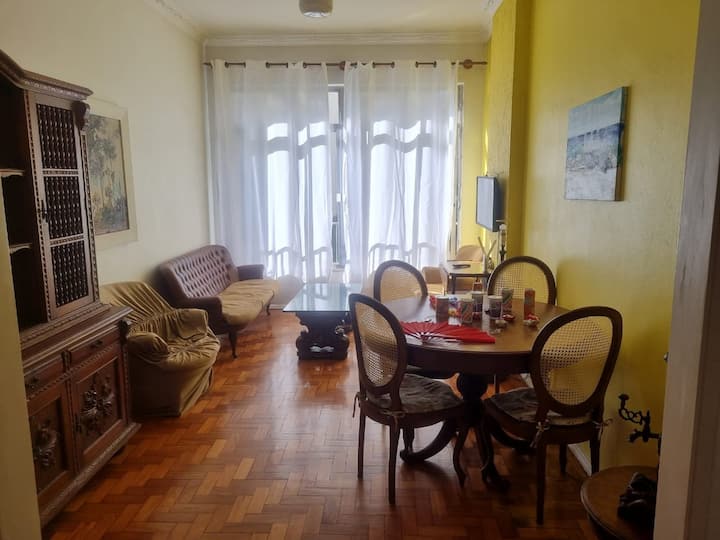 Copacabana, Up To 6 Guests, 2 Blocks Beach. - Copacabana