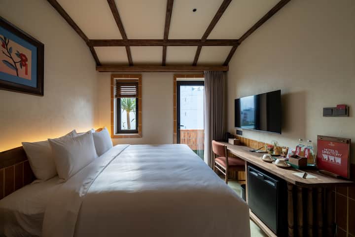 (Breakfast Included) Serene Olwen Room - Da Nang, Province, Vietnam